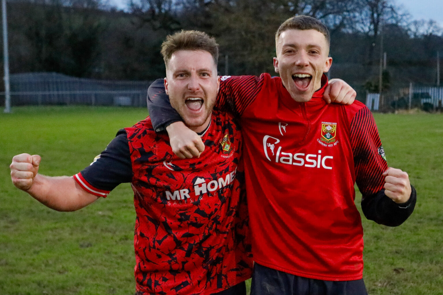 JD Welsh Cup: Llanelli Town and Caerau Ely cause upsets - FAW